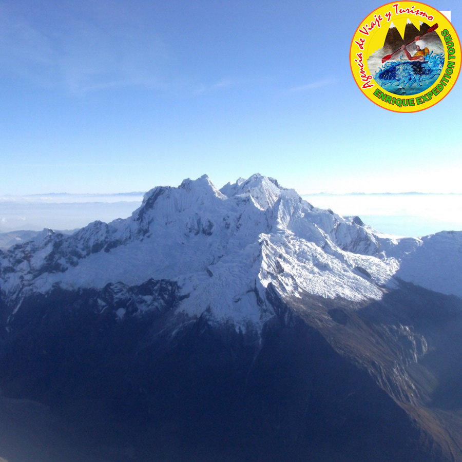 Escalada en la Cordillera de los Andes Nevado Copa Artesonraju Perú