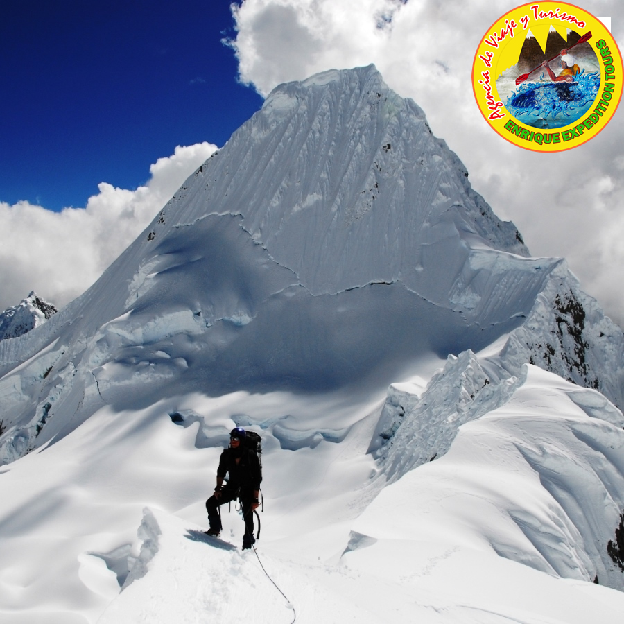 Climbing Montaña 5750 metros Cordillera Blanca Pisco Perú